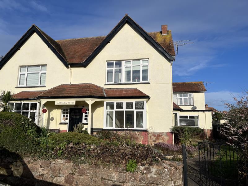 Farrington Court, Minehead TA24 1 bed flat - £685 pcm (£158 pw)