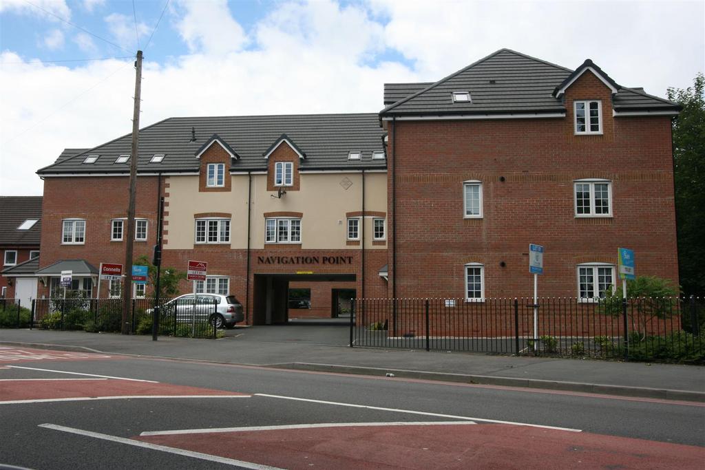 Navigation Point, Bescot Road, Walsall 2 bed apartment - £950 pcm (£219 pw)