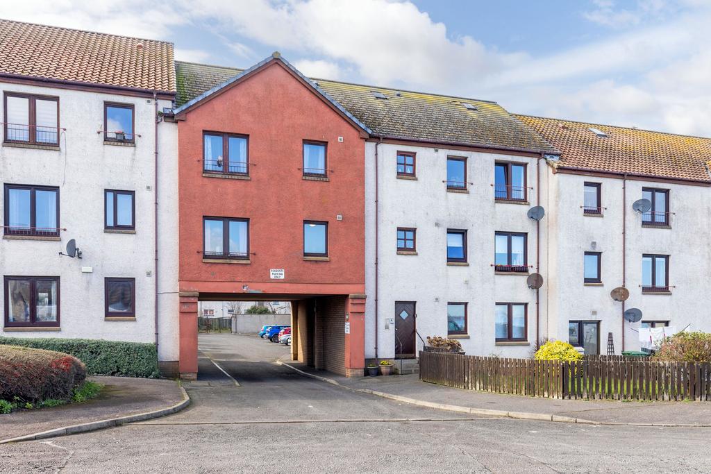 20 The Promenade, Port Seton, EH32 0DF 2 bed flat for sale - £145,000