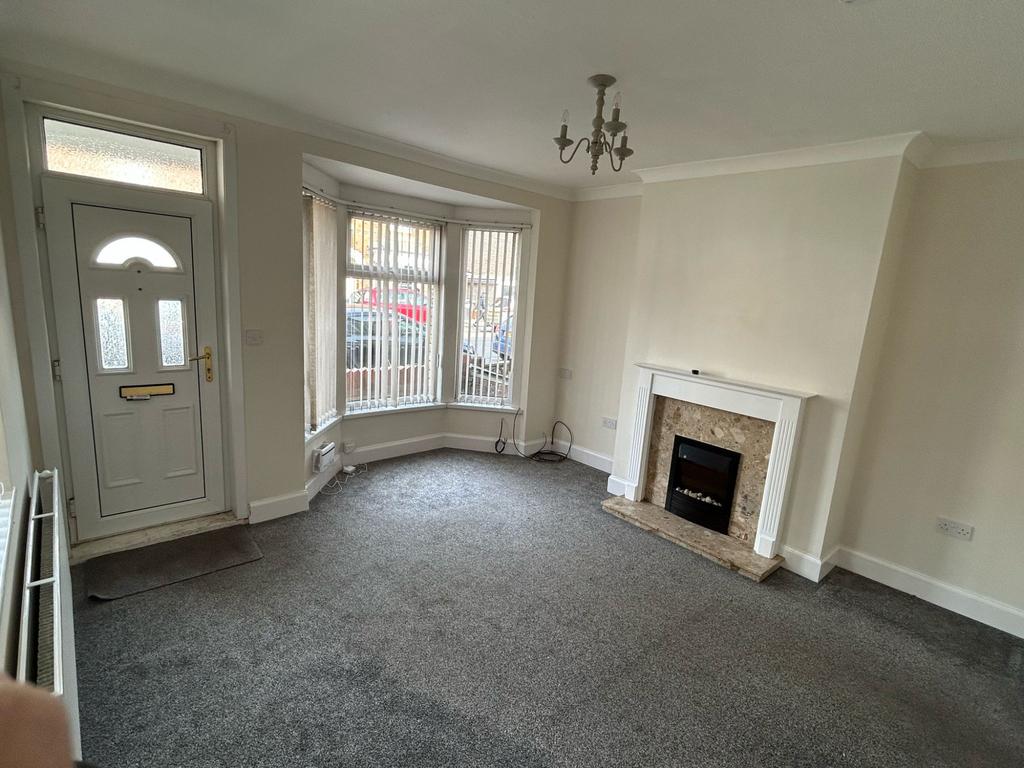 Perth Street West, Hull, Yorkshire, HU5 2 bed semi-detached house to ...
