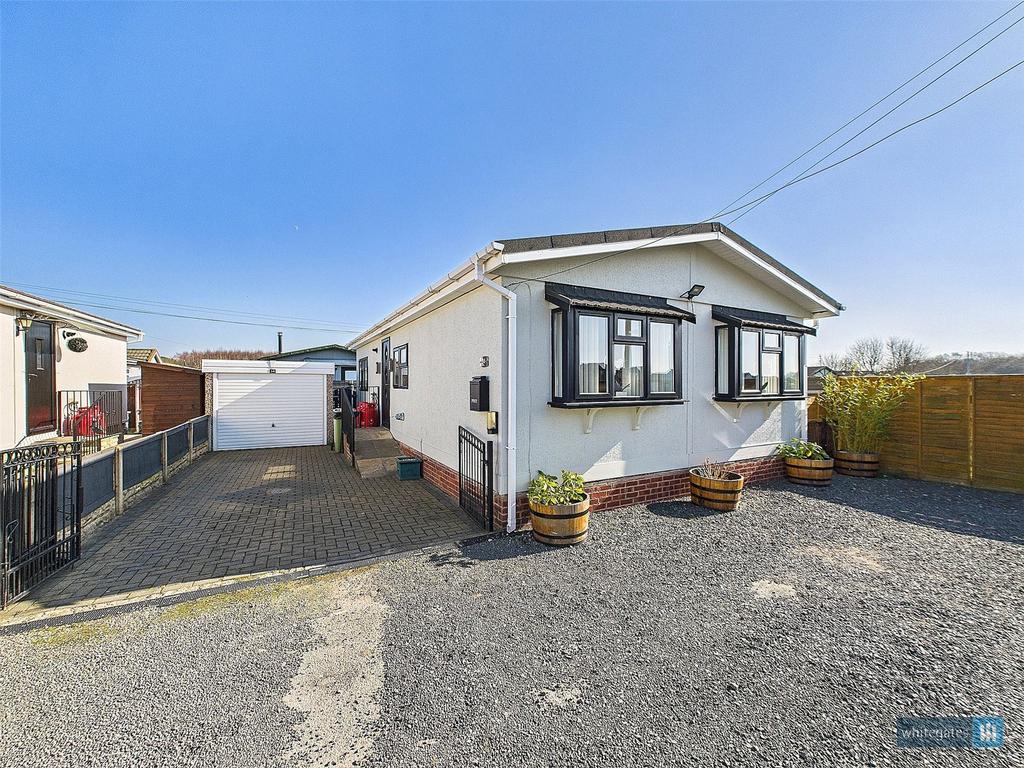 Plumtree Park, Bircotes, Doncaster... 2 bed mobile home - £110,000