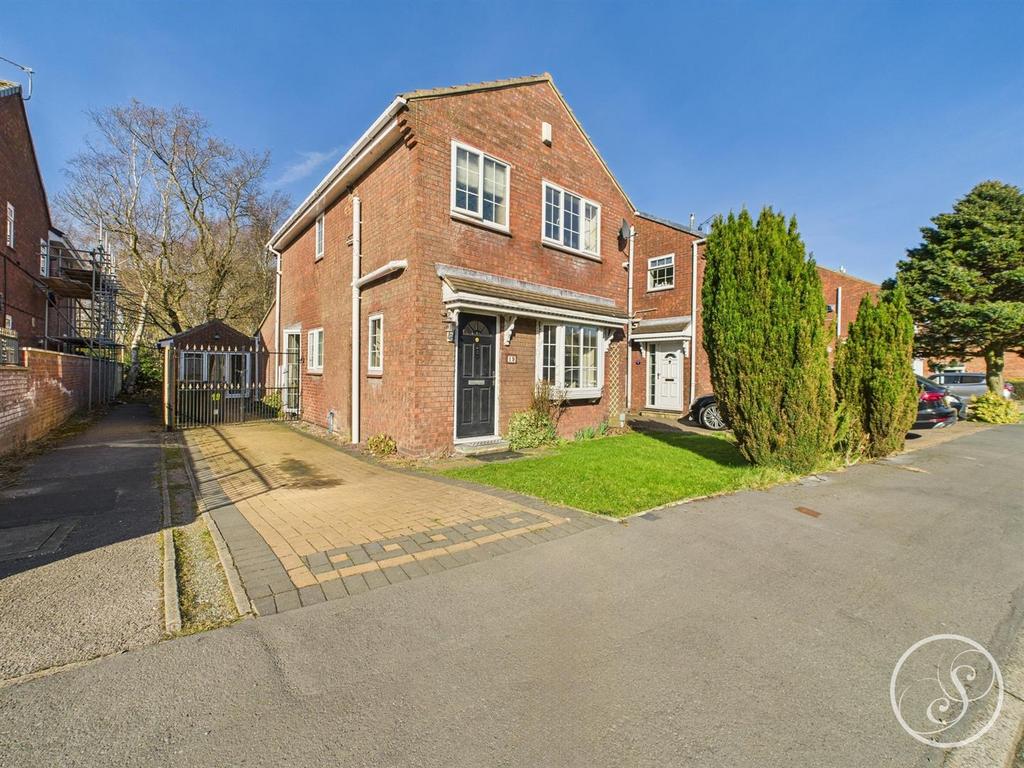 Oakdene Way, Leeds 3 bed detached house - £425,000