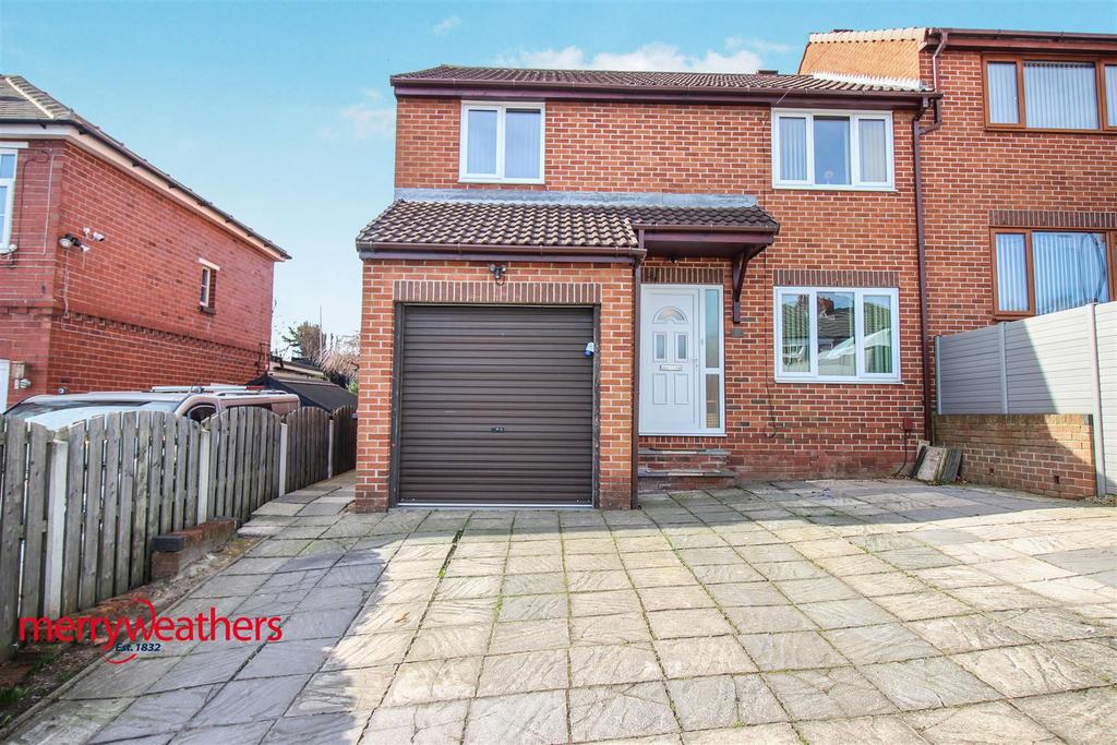 Guilthwaite Crescent, Whiston, Rotherham 3 bed townhouse for sale - £ ...