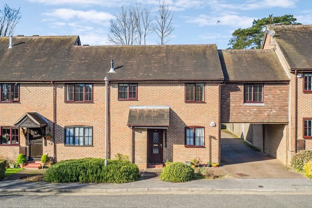 Old Town Close, Beaconsfield, HP9 2 bed property for sale - £415,000