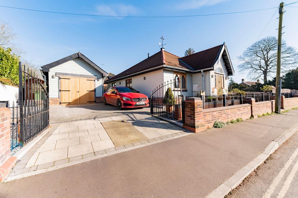 Croft Lane, Diss IP22 2 bed detached bungalow for sale - £475,000