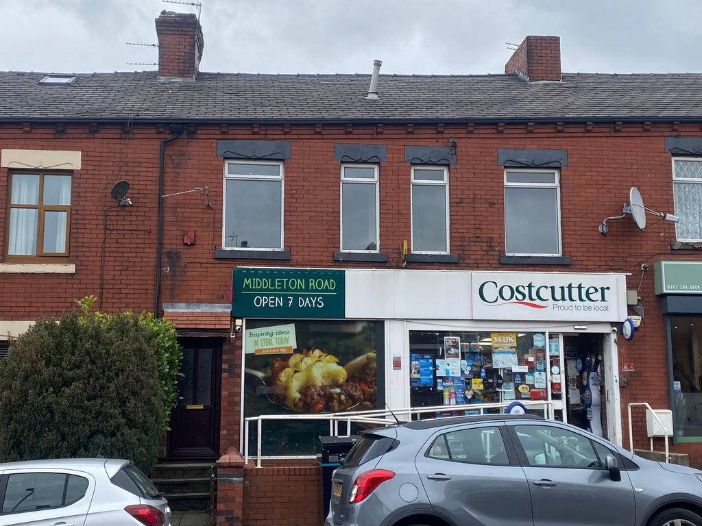 1066 Middleton Road, Chadderton... 3 bed flat - £130,000
