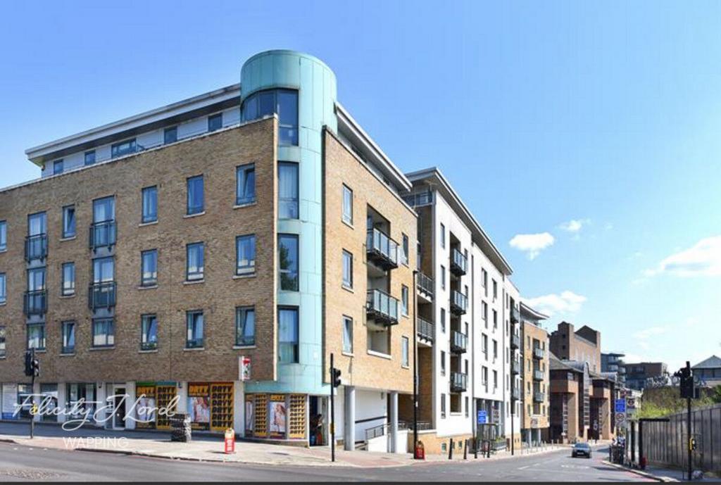 Wapping Lane, London 2 bed apartment to rent - £3,000 pcm (£692 pw)