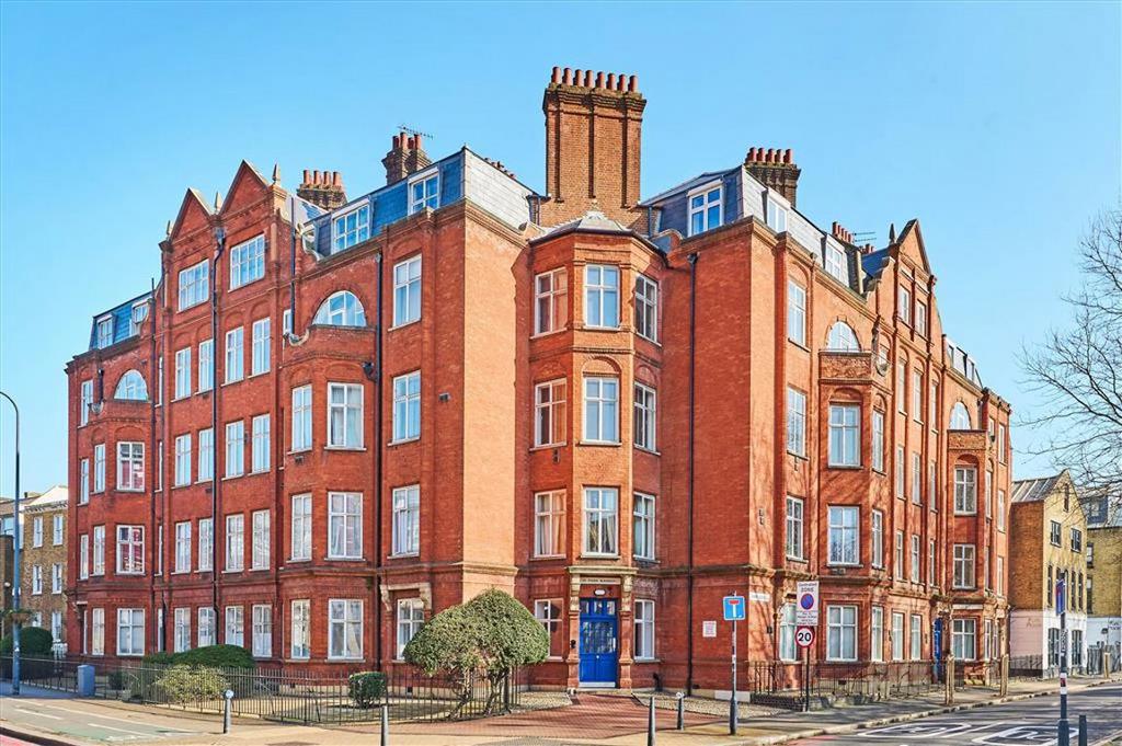 South Lambeth Road, London SW8 2 bed flat - £625,000