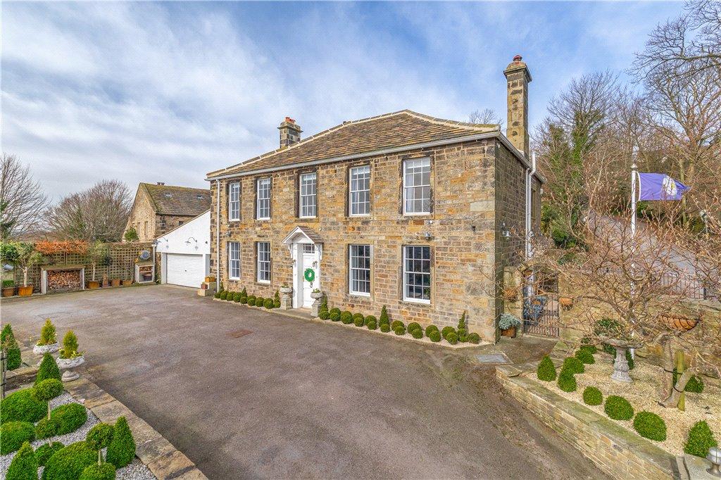 Banks Lane, Riddlesden, Keighley... 5 bed detached house - £695,000