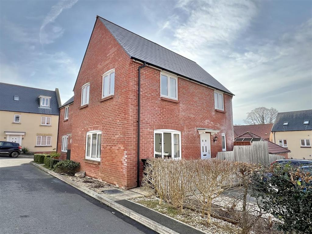 Dukes Way, Axminster EX13 3 bed semi-detached house for sale - £310,000