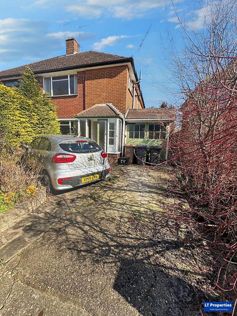 Luton LU2 3 bed semi-detached house - £400,000