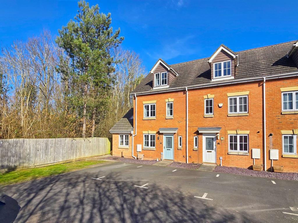 Moat Farm Close, Marston Moretaine... 4 bed terraced house - £375,000
