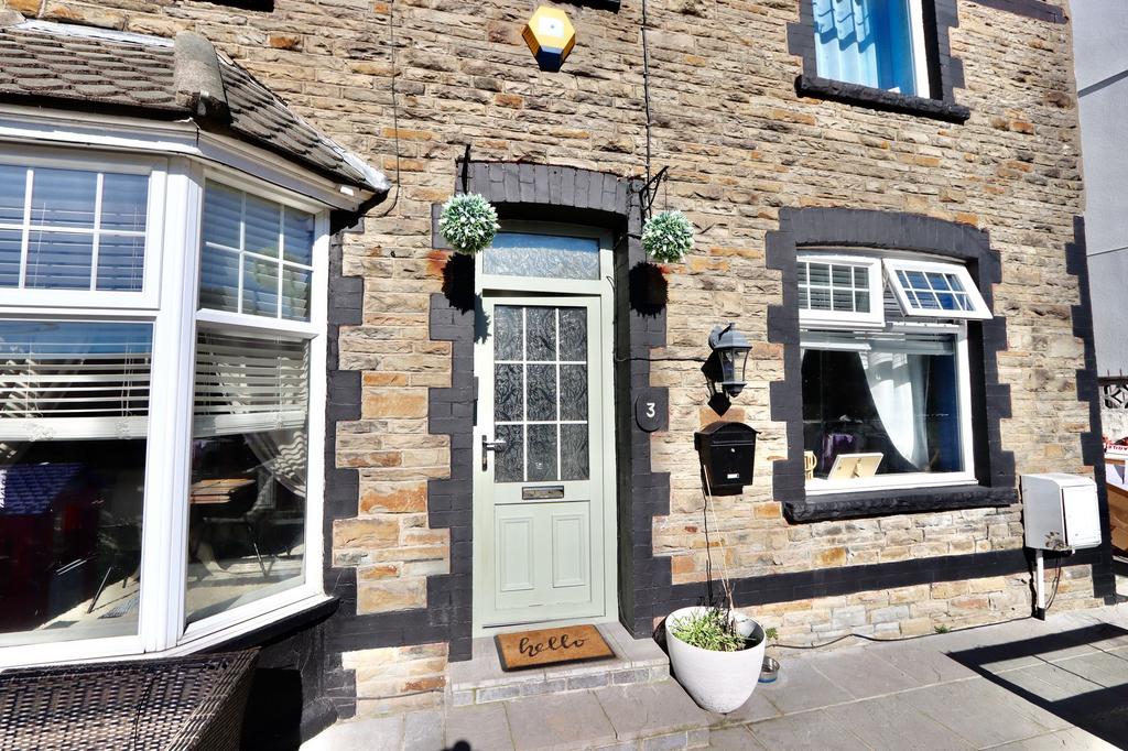 Gladstone Road, Crumlin, NP11 3 bed semi-detached house for sale - £186,000