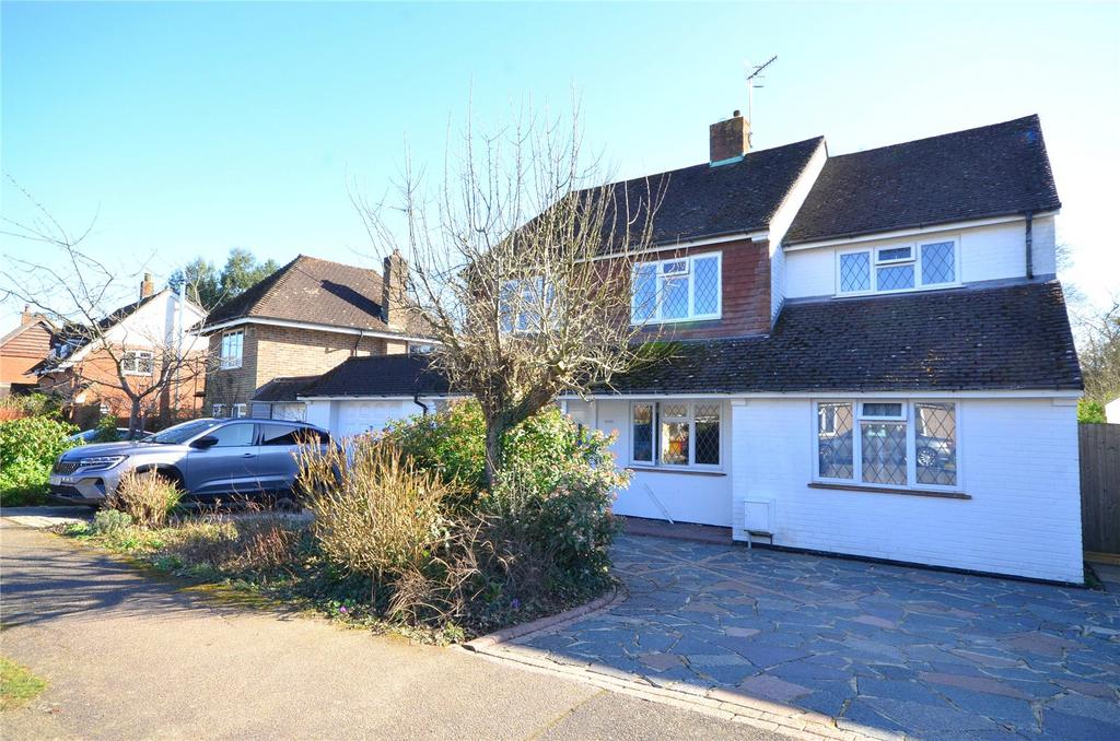 South Godstone, Godstone, RH9 4 bed detached house for sale - £750,000