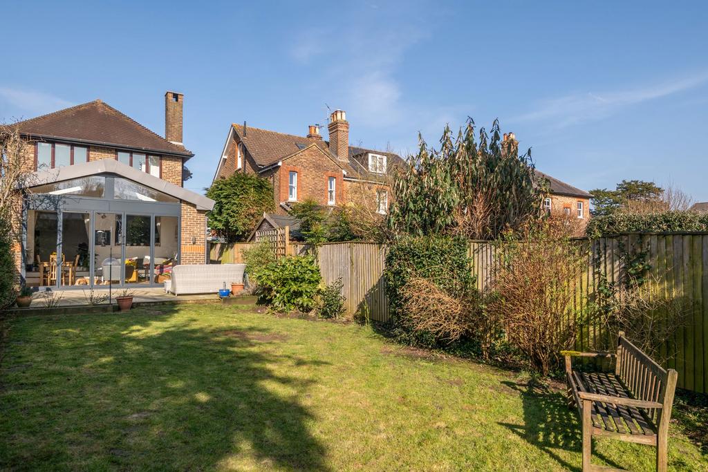 Warren Road, Reigate, RH2 4 bed property for sale - £1,100,000