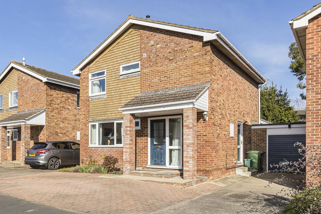 Grove, Wantage, OX12 3 bed link detached house - £400,000