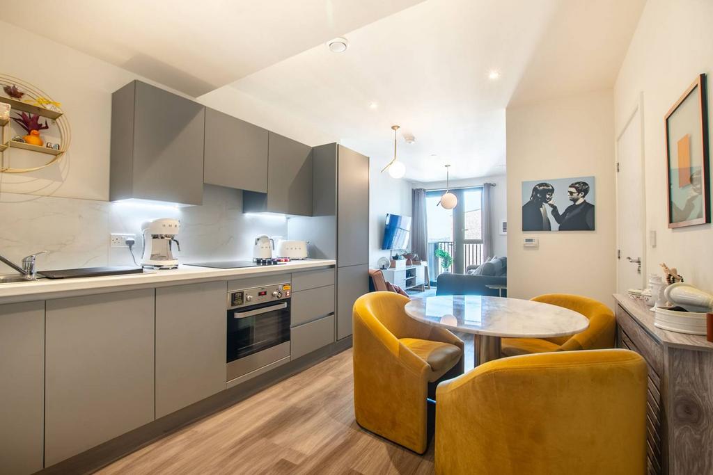North End Road, Wembley Park... 1 bed flat - £385,000