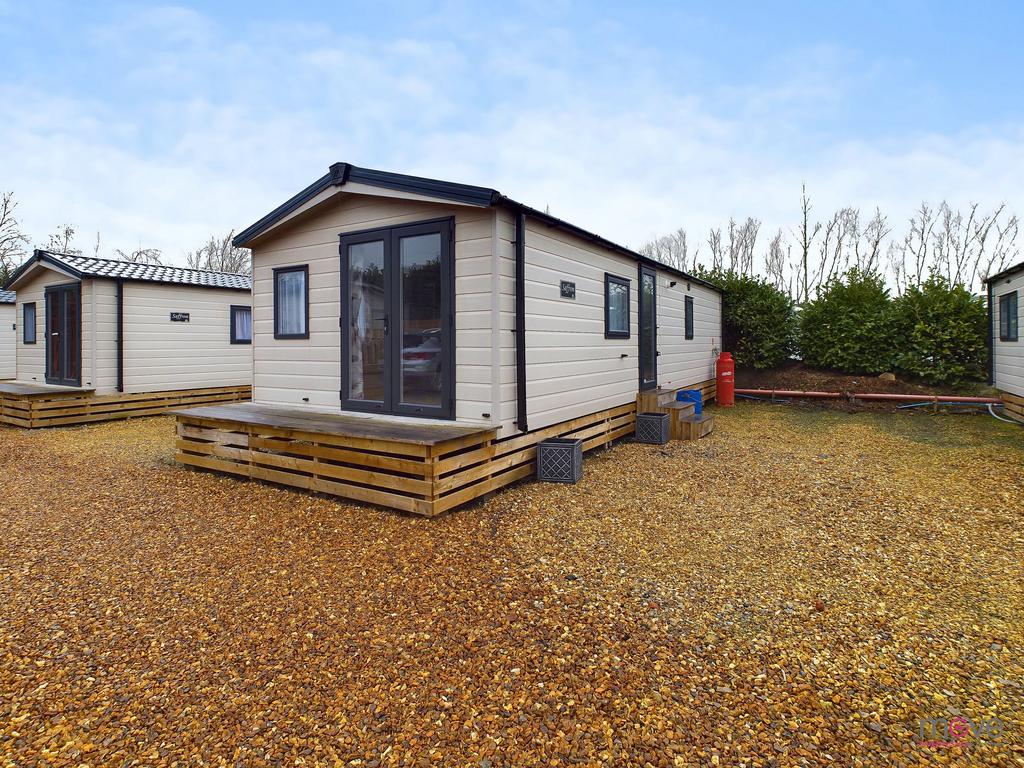 Court Farm Estate, Twigworth GL2 2 bed mobile home for sale - £61,000