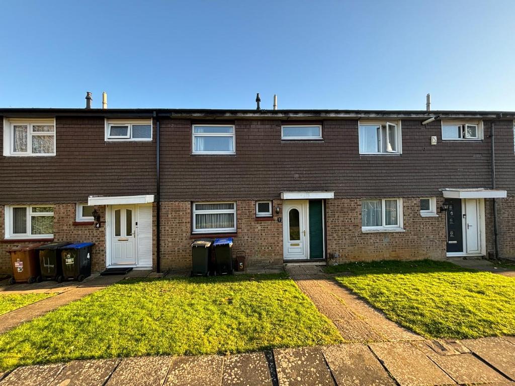 Drywell Court, Standens Barn... 3 bed terraced house - £190,000