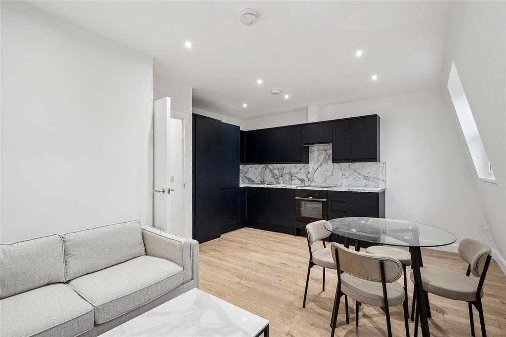 Latchmere Road, London, SW11 1 bed apartment - £2,150 pcm (£496 pw)