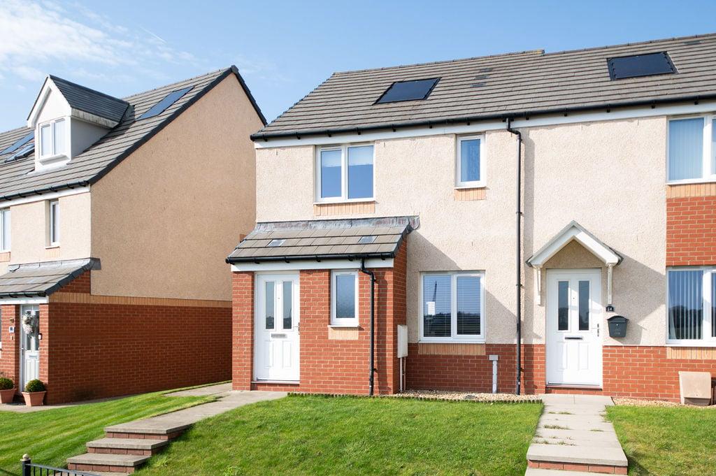 Bensfield Drive, Larbert, FK2 3 bed end of terrace house - £220,000
