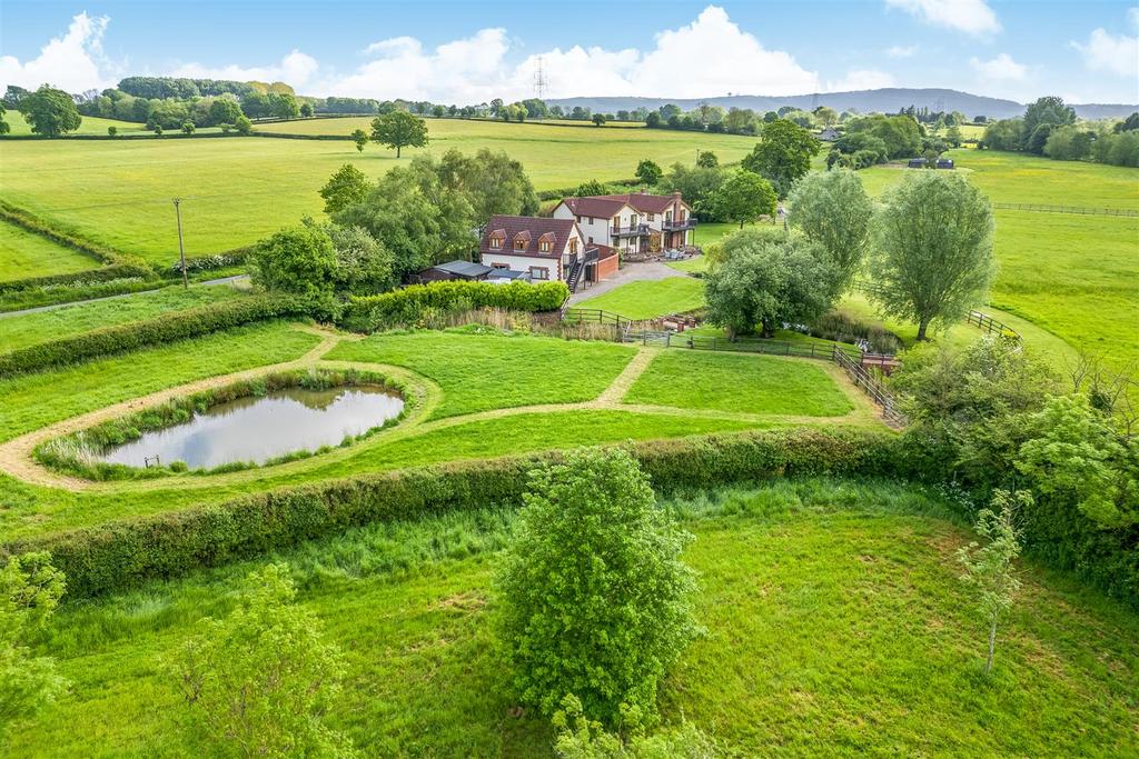 The Common, Rowde 6 bed detached house - £975,000