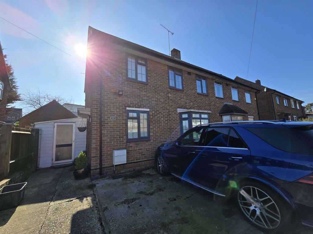 Luton LU2 3 bed semi-detached house - £365,000