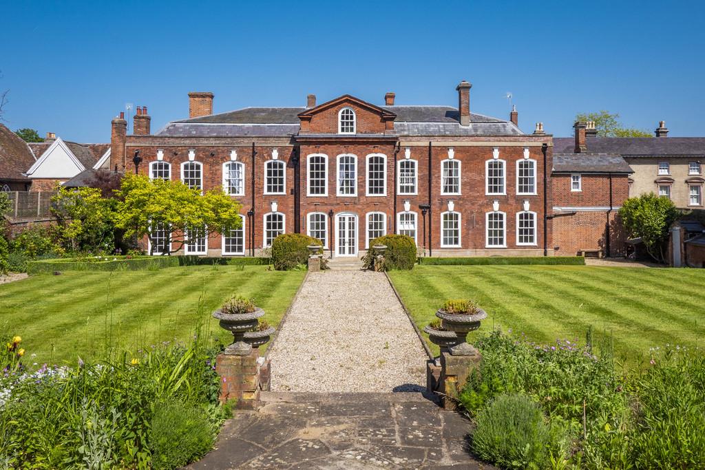 Northgate Street, Bury St. Edmunds IP33 8 bed townhouse - £2,250,000