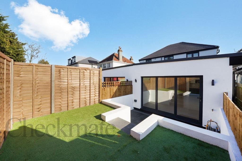 61 Eton Avenue, HA0 3AZ 1 bed flat - £350,000