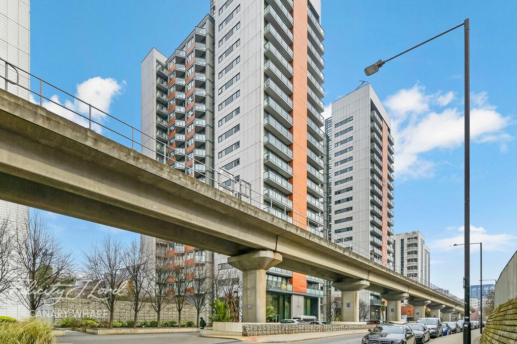 Elektron Tower, LONDON 2 bed apartment - £2,250 pcm (£519 pw)
