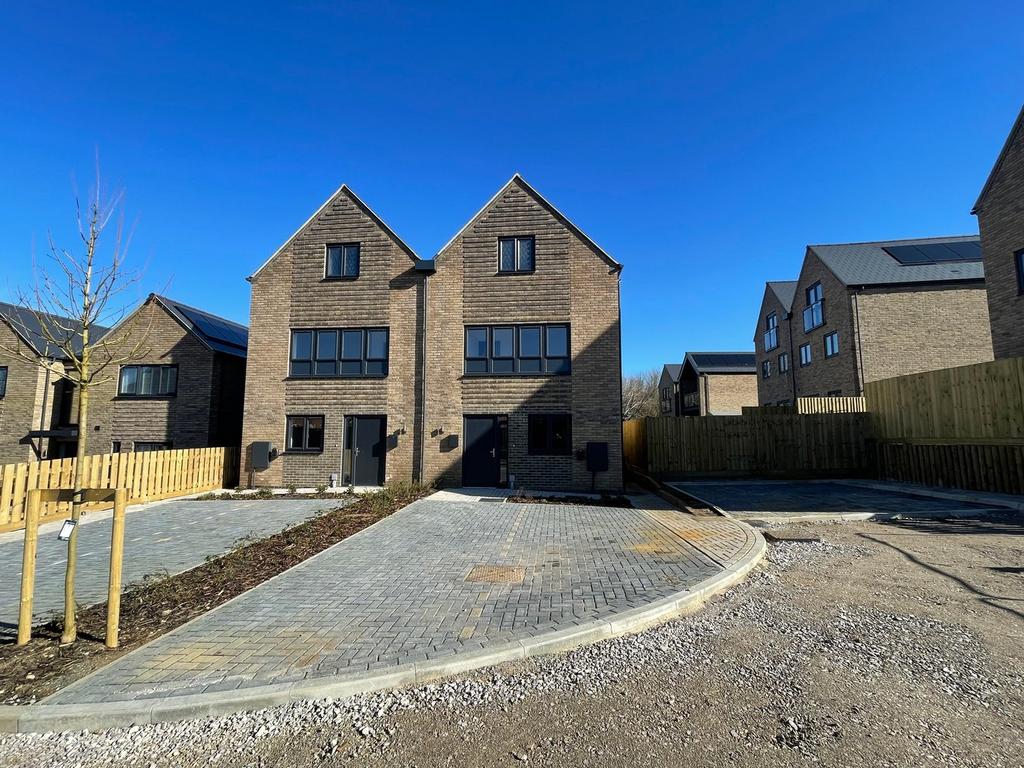 Wolverton Road, Great Linford, Milton... 4 bed semi-detached house for ...