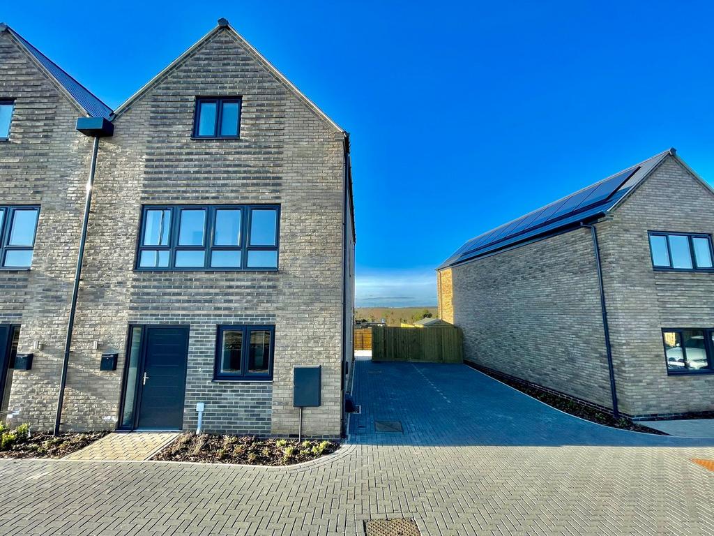 Wolverton Road, Great Linford, Milton... 4 bed semi-detached house for ...