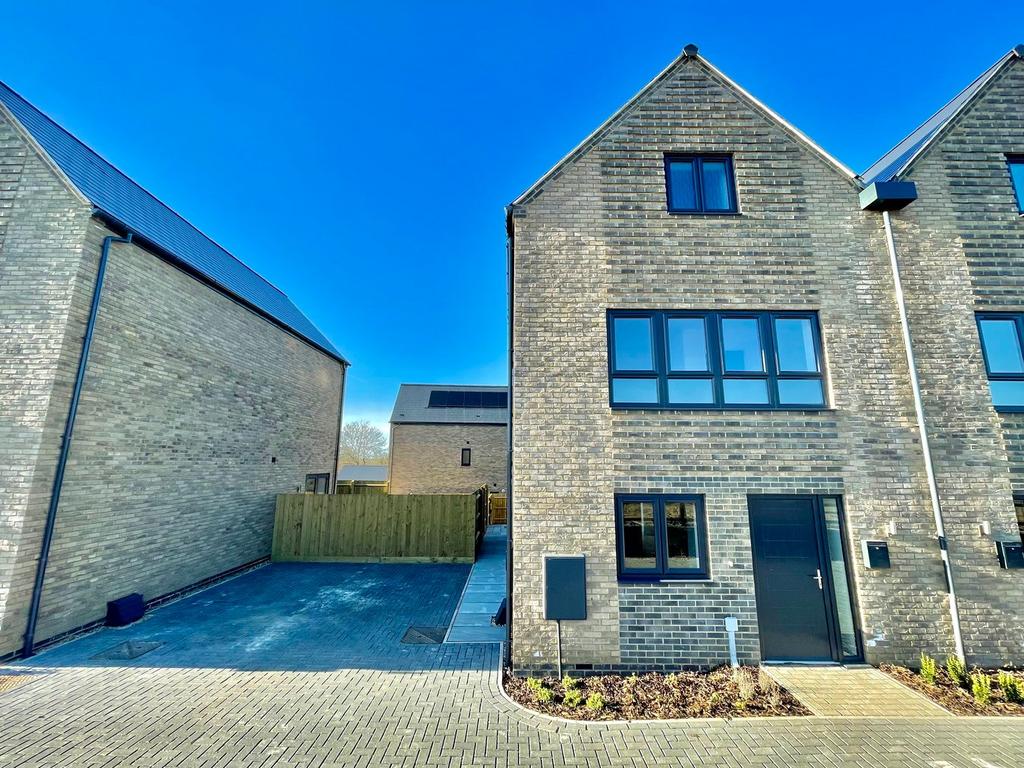 Wolverton Road, Great Linford, Milton... 4 bed semi-detached house for ...