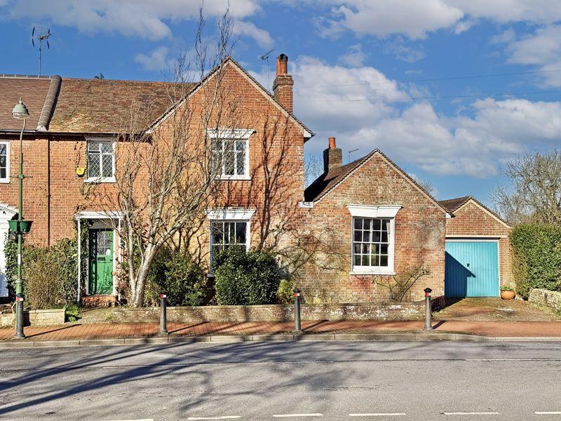 High Street, Cuckfield 2 bed village house - £650,000