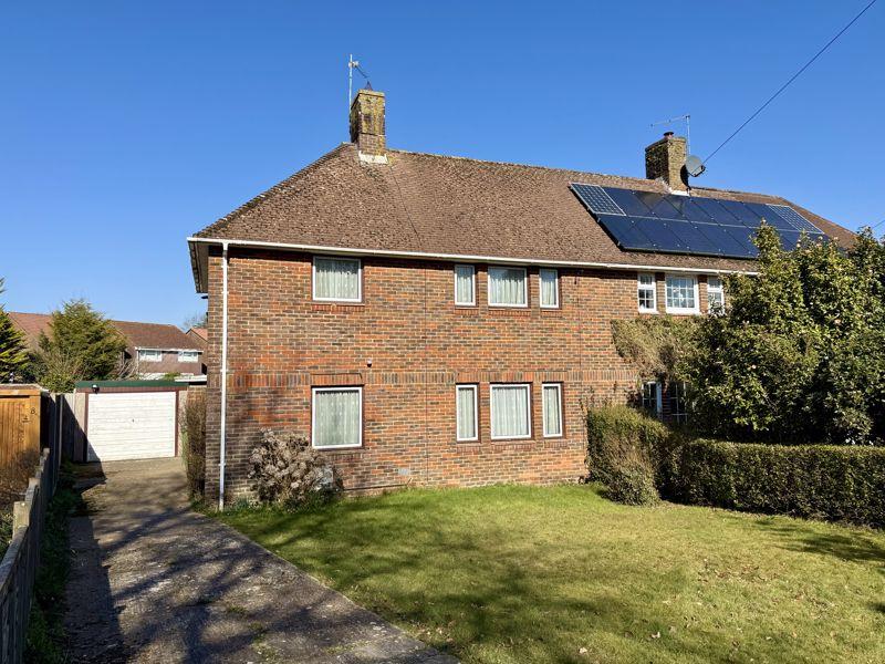 Martyn Close, Henfield 3 bed semi-detached house for sale - £450,000
