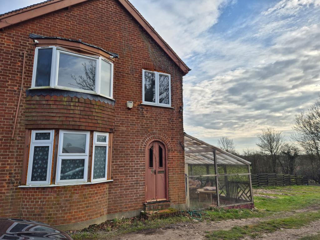 Redricks Lane, Sawbridgeworth CM21 3 bed detached house - £1,995 pcm (£ ...