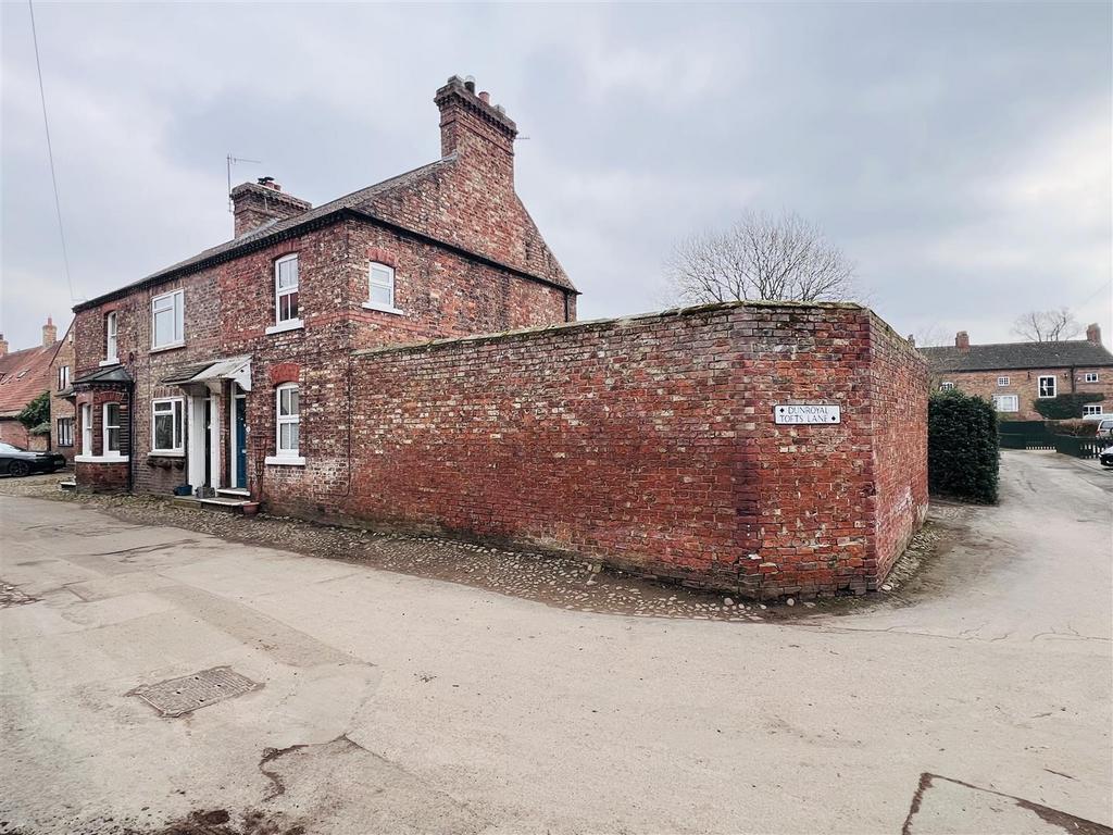 Dunroyal, Helperby, York 2 bed end of terrace house for sale - £250,000