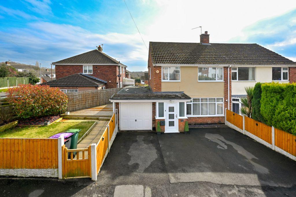 Tern Close, Little Dawley, TF4 3 bed semi-detached house - £235,000