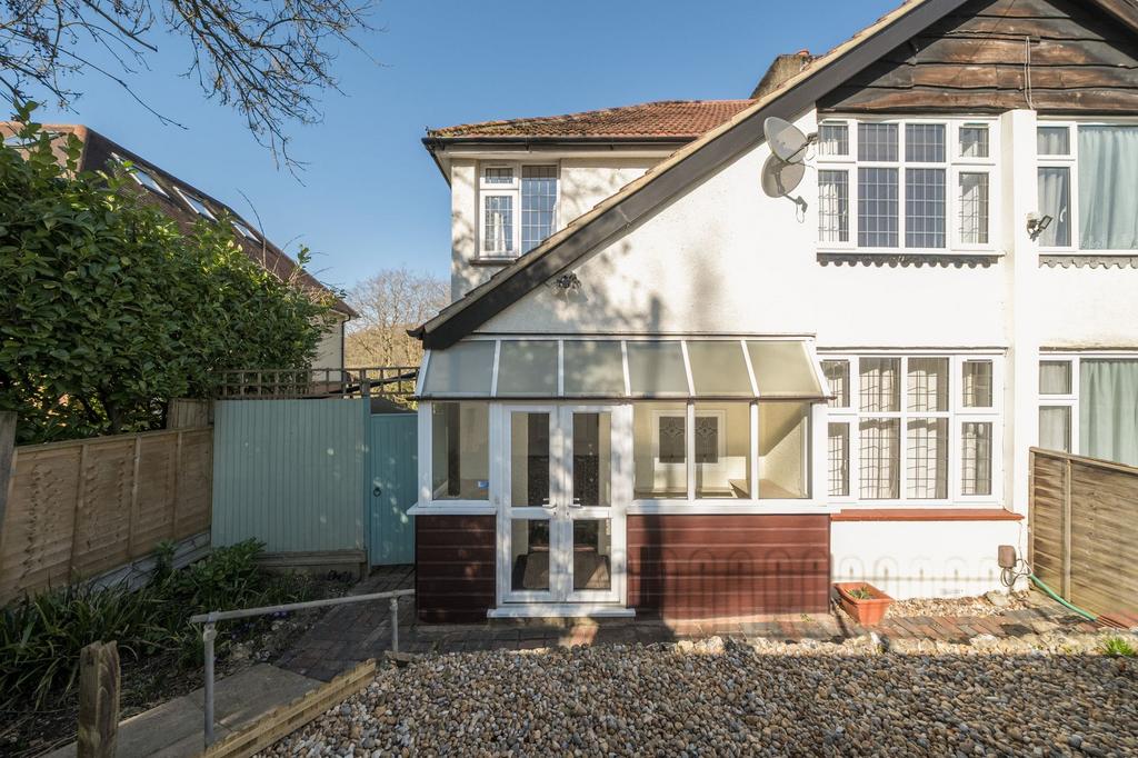 Hillbury Road, Warlingham CR6 3 bed semi-detached house for sale - £550,000