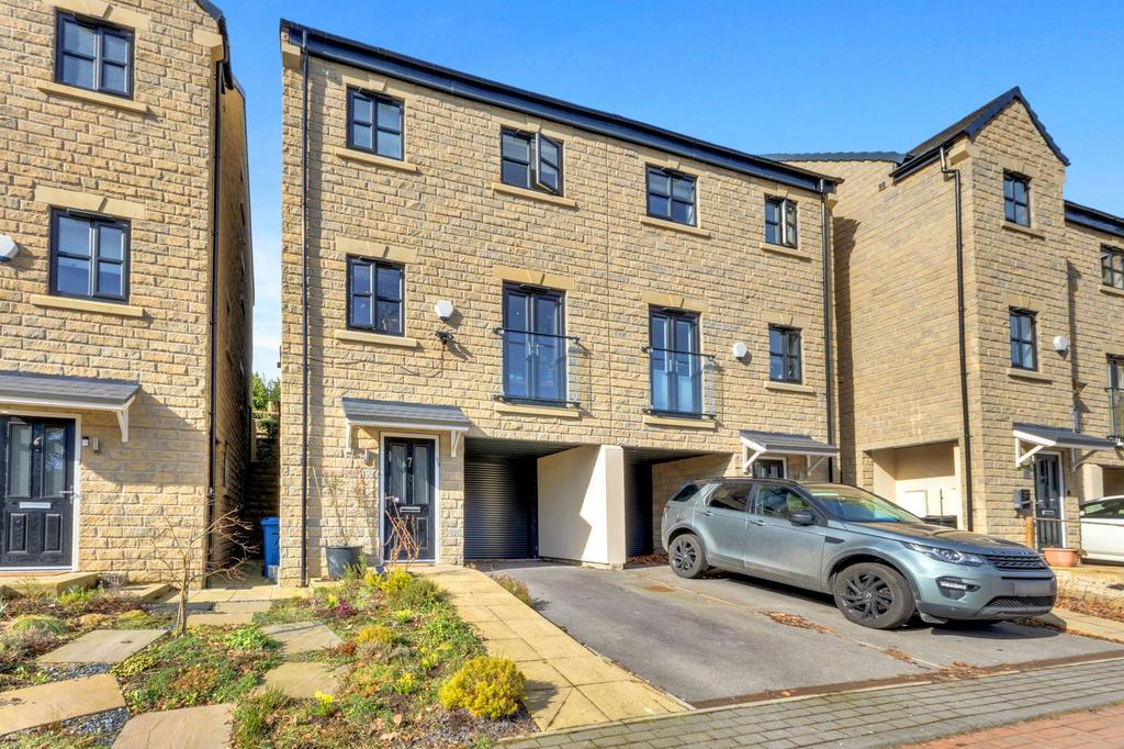 Main Road, Sheffield S35 4 bed townhouse for sale - £350,000
