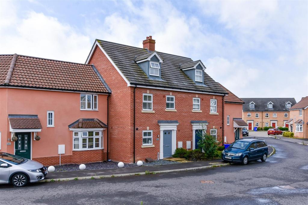 Snowdrop Way, Red Lodge 3 bed terraced house - £270,000
