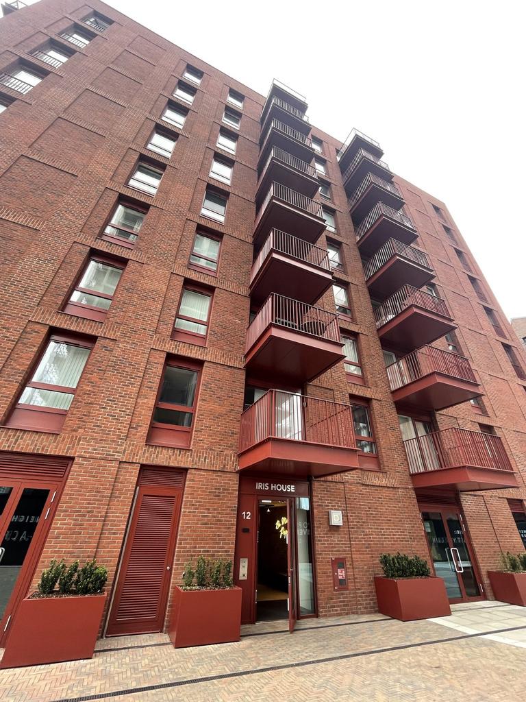 Iris House, Poplar Riverside, Hemlock... 2 bed apartment to rent - £ ...