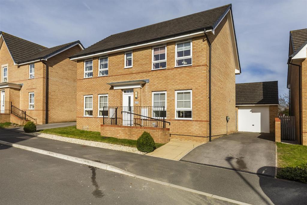 Thomas Wroe Way, Huddersfield HD9 4 bed detached house for sale - £400,000