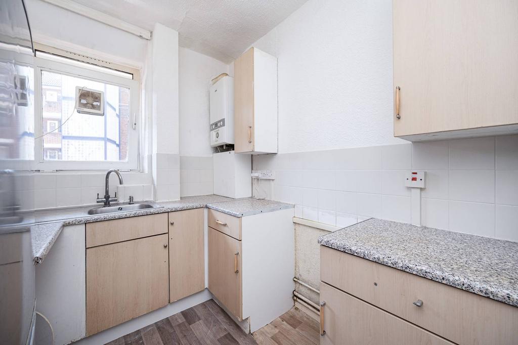 Ribstone House, Hackney, London, E9 2 bed flat - £2,400 pcm (£554 pw)