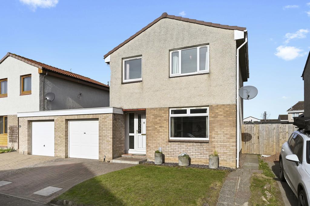 2 Forth Wynd, PORT SETON, EH32 0TL 3 bed link detached house - £255,000