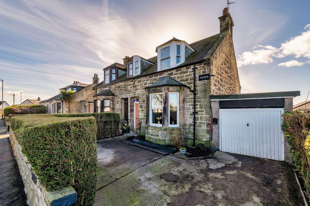 16 Kinglass Avenue, Bo'ness, EH51 3 bed semi-detached house - £245,000
