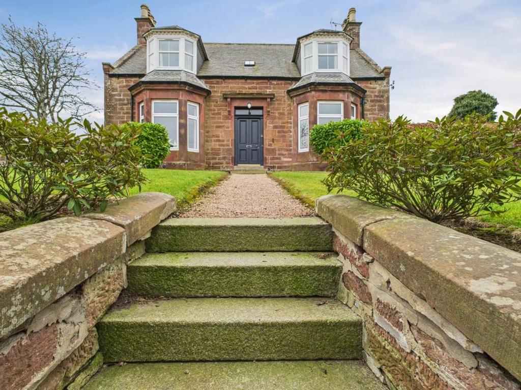 Turriff AB53 4 bed detached house - £295,000