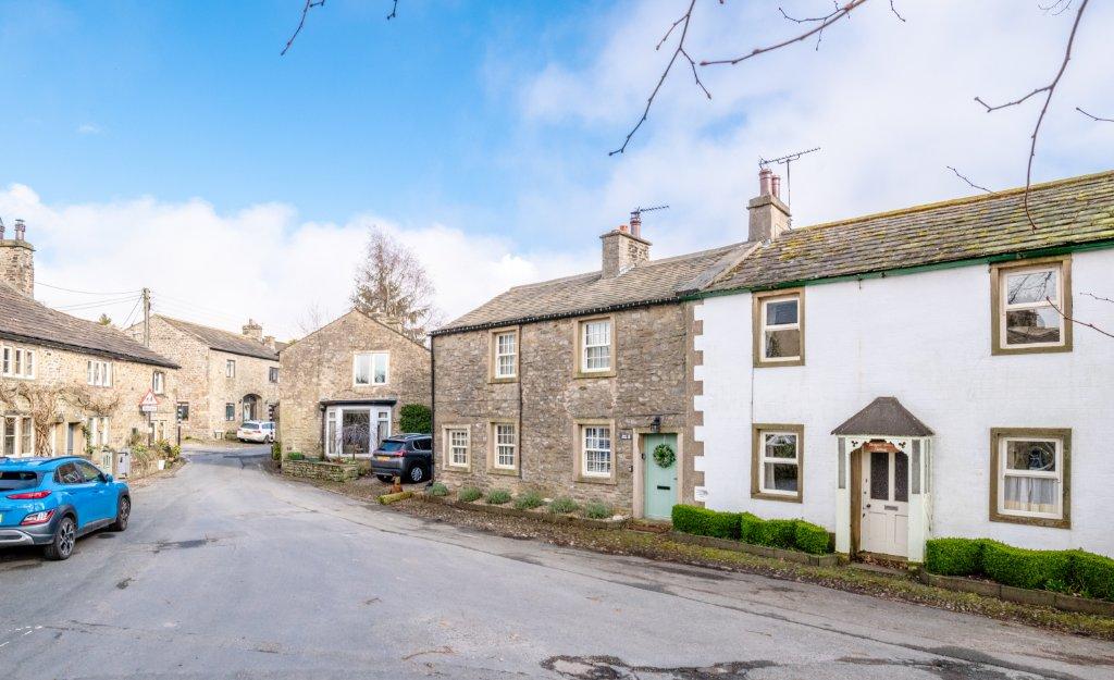 Maypole Green, Long Preston, Skipton... 3 bed semi-detached house - £ ...