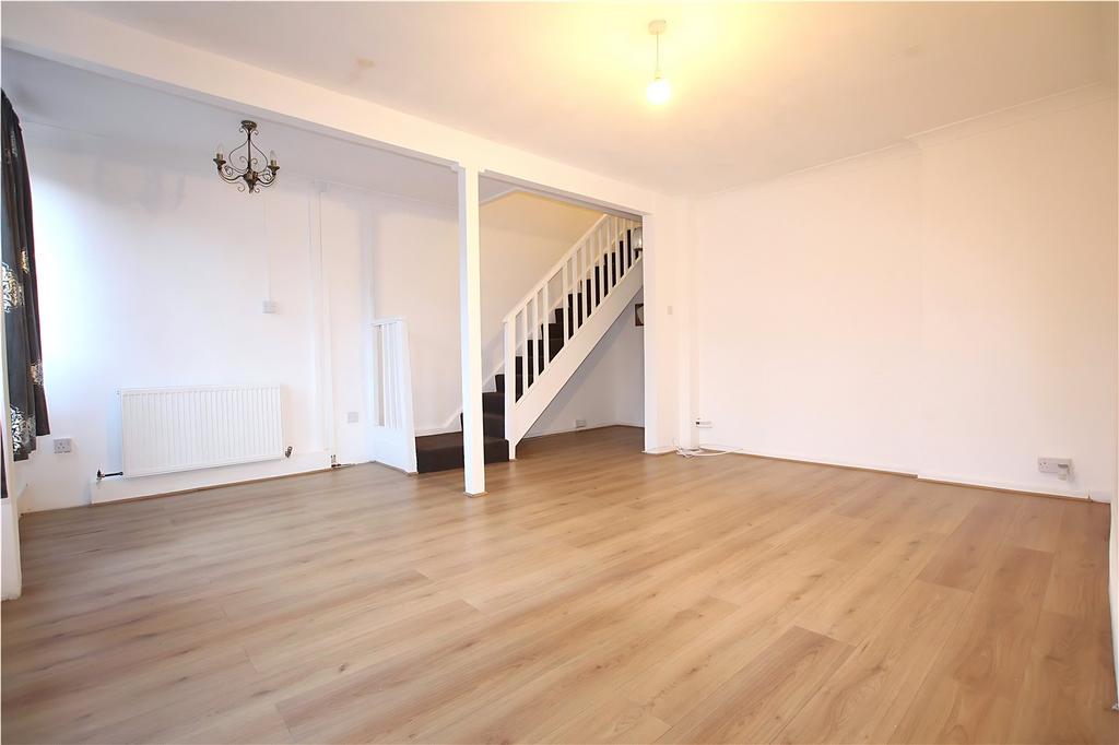 Downy House, London, E1 3 bed apartment - £2,600 pcm (£600 pw)