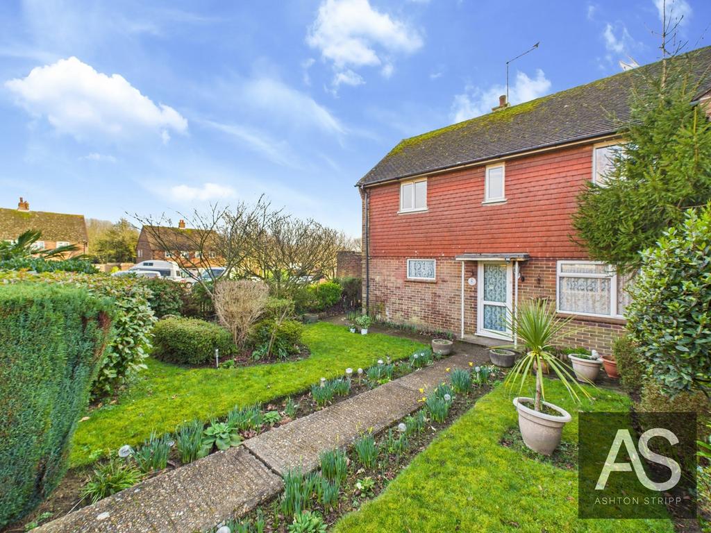Stocks Meadow, Battle, TN33 3 bed semi-detached house for sale - £350,000